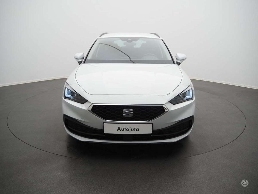 White SEAT Leon 2024 in Vilnius, with an engine capacity of 1.50 L and mileage of 50 thousand km for 20900 €, photo 3 on AUTOMOTO.COM.LV