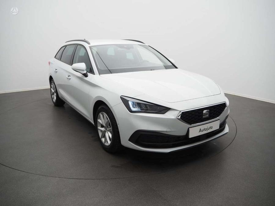 White SEAT Leon 2024 in Vilnius, with an engine capacity of 1.50 L and mileage of 50 thousand km for 20900 €, photo 4 on AUTOMOTO.COM.LV