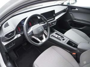 White SEAT Leon 2024 in Vilnius, with an engine capacity of 1.50 L and mileage of 50 thousand km for 20900 €, photo 10 on AUTOMOTO.COM.LV