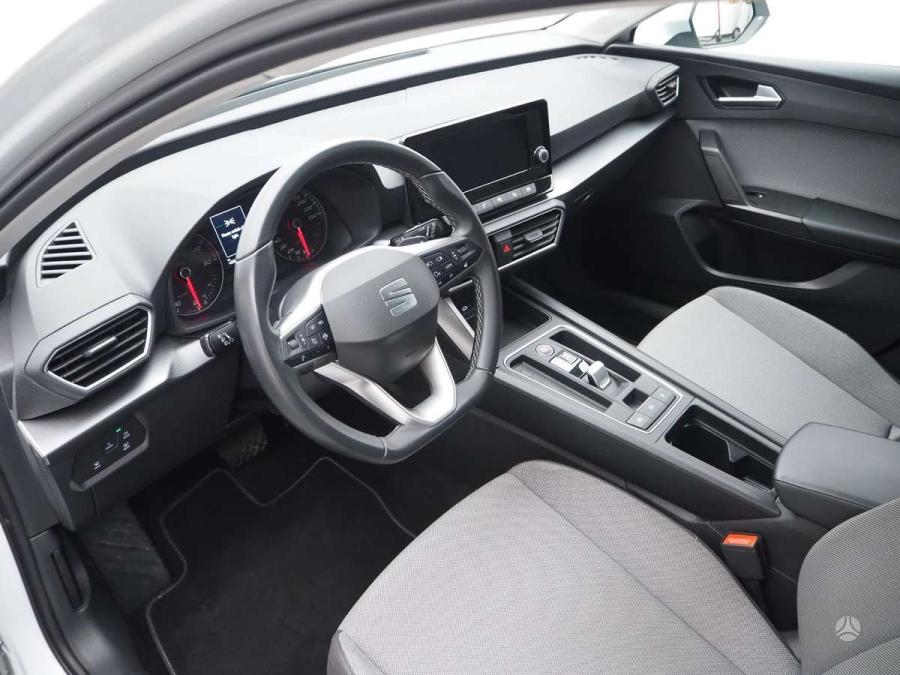 White SEAT Leon 2024 in Vilnius, with an engine capacity of 1.50 L and mileage of 50 thousand km for 20900 €, photo 10 on AUTOMOTO.COM.LV