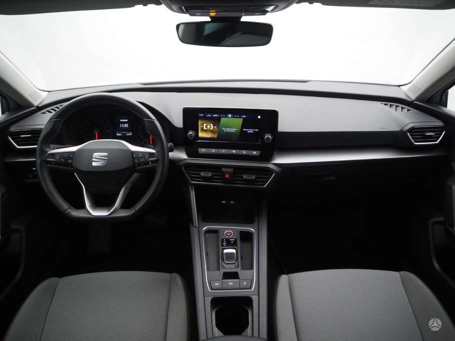 White SEAT Leon 2024 in Vilnius, with an engine capacity of 1.50 L and mileage of 50 thousand km for 20900 €, photo 17 on AUTOMOTO.COM.LV