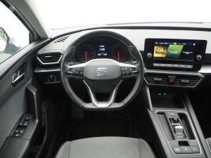 White SEAT Leon 2024 in Vilnius, with an engine capacity of 1.50 L and mileage of 50 thousand km for 20900 €, photo 19 on AUTOMOTO.COM.LV