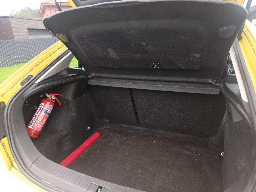 Dzeltens SEAT Leon 2003 Viļņa, ar dzinēja tilpumu 1.90 L un nobraukumu 450 tūkst. km par 2100 €, foto 10 vietnē AUTOMOTO.COM.LV