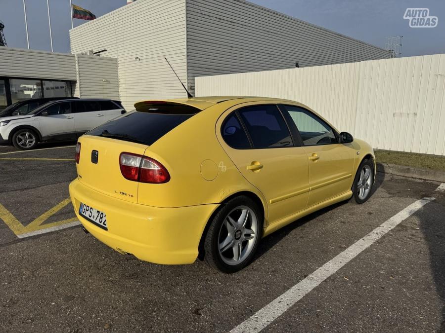Dzeltens SEAT Leon 2005 Viļņa, ar dzinēja tilpumu 1.90 L un nobraukumu 190 tūkst. km par 3500 €, foto 1 vietnē AUTOMOTO.COM.LV