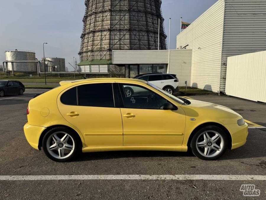 Dzeltens SEAT Leon 2005 Viļņa, ar dzinēja tilpumu 1.90 L un nobraukumu 190 tūkst. km par 3500 €, foto 2 vietnē AUTOMOTO.COM.LV