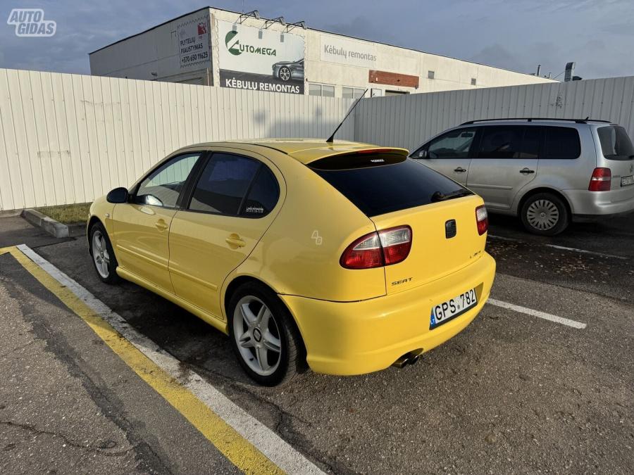 Dzeltens SEAT Leon 2005 Viļņa, ar dzinēja tilpumu 1.90 L un nobraukumu 190 tūkst. km par 3500 €, foto 6 vietnē AUTOMOTO.COM.LV