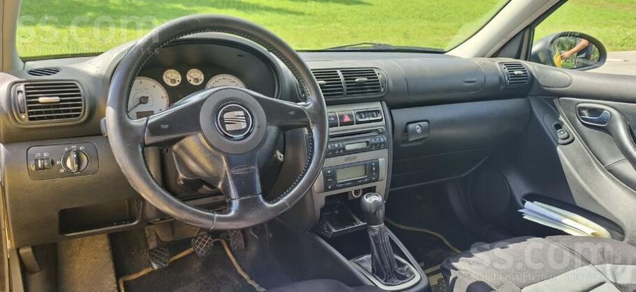 Dzeltens SEAT Leon 2005 Alūksne, ar dzinēja tilpumu 1.90 L un nobraukumu 285 tūkst. km par 1850 €, foto 10 vietnē AUTOMOTO.COM.LV