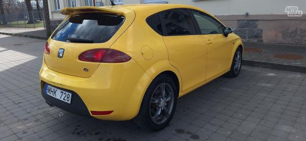 Yellow SEAT Leon 2006 in Silute, with an engine capacity of 2.00 L and mileage of 270 thousand km for 1750 €, photo 4 on AUTOMOTO.COM.LV