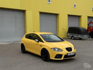 Yellow SEAT Leon 2006 in Vilnius, with an engine capacity of 2.00 L and mileage of 250 thousand km for 3200 €, photo  on AUTOMOTO.COM.LV