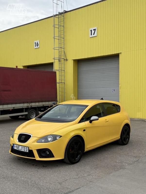 Yellow SEAT Leon 2006 in Vilnius, with an engine capacity of 2.00 L and mileage of 250 thousand km for 3200 €, photo 2 on AUTOMOTO.COM.LV