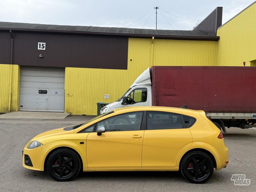 Yellow SEAT Leon 2006 in Vilnius, with an engine capacity of 2.00 L and mileage of 250 thousand km for 3200 €, photo 5 on AUTOMOTO.COM.LV