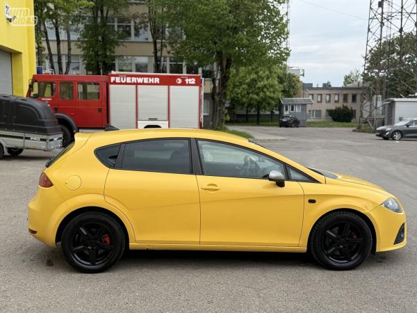 Yellow SEAT Leon 2006 in Vilnius, with an engine capacity of 2.00 L and mileage of 250 thousand km for 3200 €, photo 5 on AUTOMOTO.COM.LV