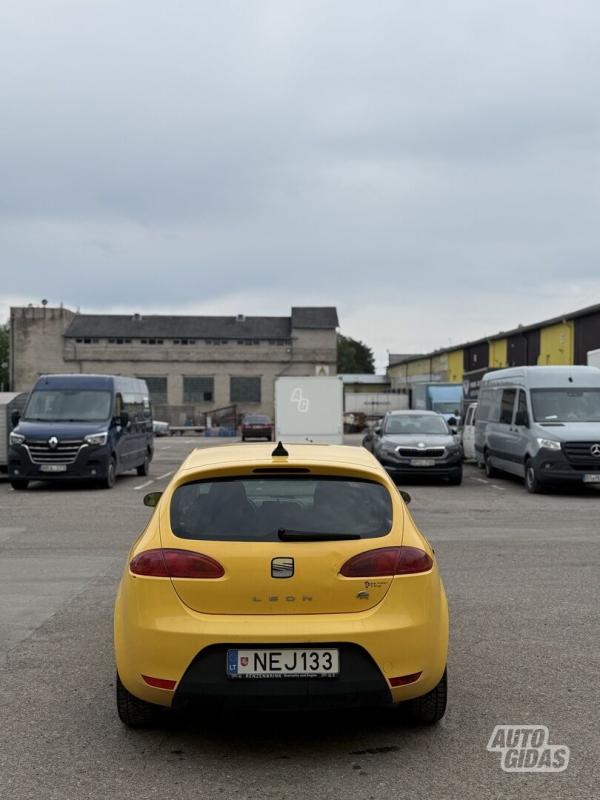 Yellow SEAT Leon 2006 in Vilnius, with an engine capacity of 2.00 L and mileage of 250 thousand km for 3200 €, photo 6 on AUTOMOTO.COM.LV