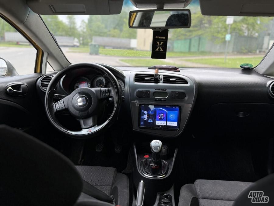 Yellow SEAT Leon 2006 in Vilnius, with an engine capacity of 2.00 L and mileage of 250 thousand km for 3200 €, photo 12 on AUTOMOTO.COM.LV