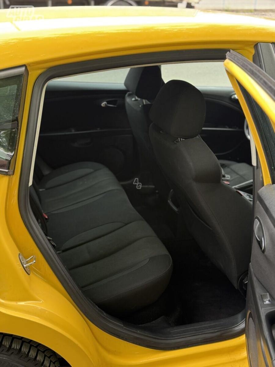 Yellow SEAT Leon 2006 in Vilnius, with an engine capacity of 2.00 L and mileage of 250 thousand km for 3200 €, photo 13 on AUTOMOTO.COM.LV