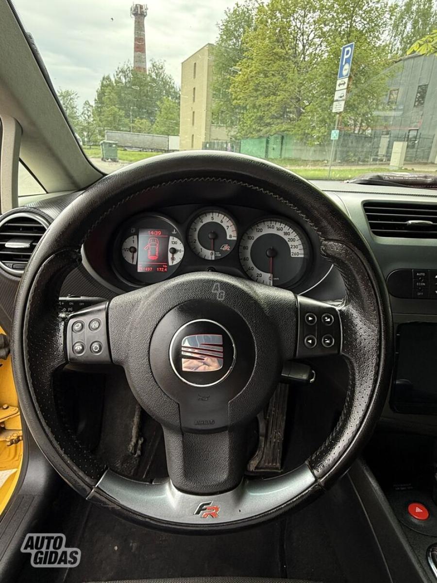 Yellow SEAT Leon 2006 in Vilnius, with an engine capacity of 2.00 L and mileage of 250 thousand km for 3200 €, photo 16 on AUTOMOTO.COM.LV