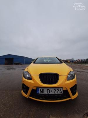 Yellow SEAT Leon 2006 in Vilnius, with an engine capacity of 2.00 L and mileage of 390 thousand km for 2000 €, photo 6 on AUTOMOTO.COM.LV