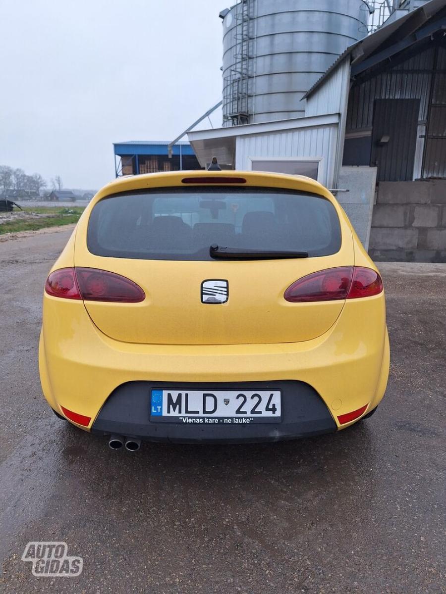 Yellow SEAT Leon 2006 in Vilnius, with an engine capacity of 2.00 L and mileage of 390 thousand km for 2000 €, photo 7 on AUTOMOTO.COM.LV