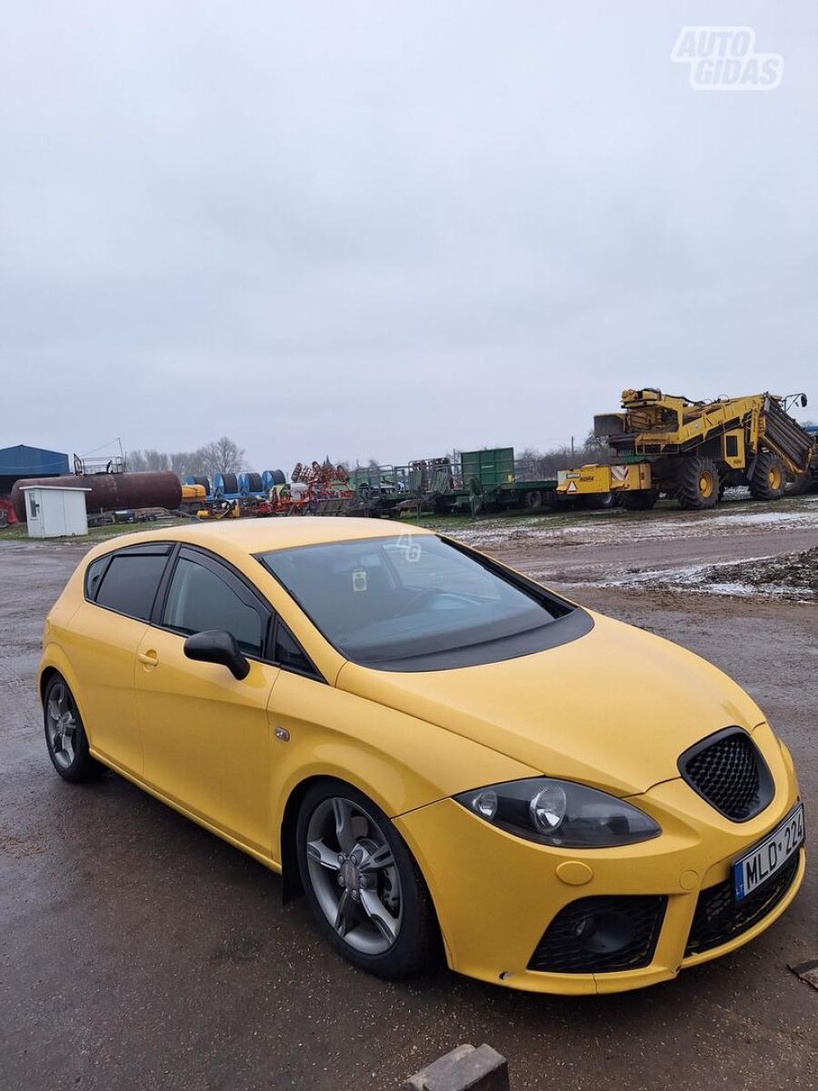 Yellow SEAT Leon 2006 in Vilnius, with an engine capacity of 2.00 L and mileage of 390 thousand km for 2000 €, photo 10 on AUTOMOTO.COM.LV