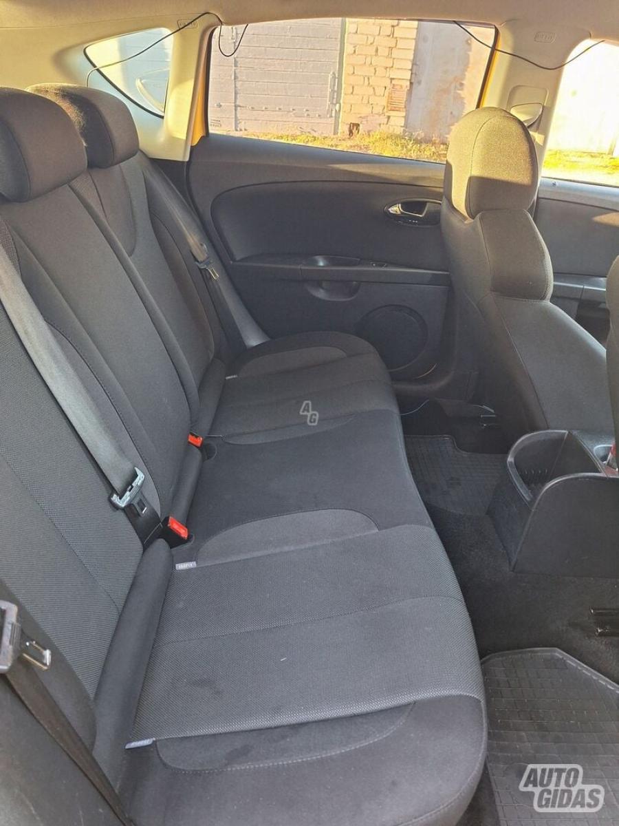 Yellow SEAT Leon 2006 in Vilnius, with an engine capacity of 2.00 L and mileage of 390 thousand km for 2000 €, photo 14 on AUTOMOTO.COM.LV