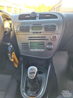 Yellow SEAT Leon 2006 in Vilnius, with an engine capacity of 2.00 L and mileage of 390 thousand km for 2000 €, photo 16 on AUTOMOTO.COM.LV
