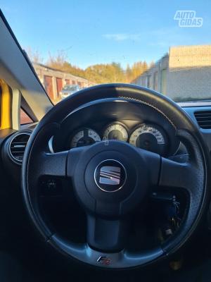 Yellow SEAT Leon 2006 in Vilnius, with an engine capacity of 2.00 L and mileage of 390 thousand km for 2000 €, photo 17 on AUTOMOTO.COM.LV