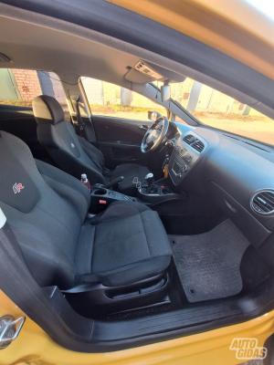 Yellow SEAT Leon 2006 in Vilnius, with an engine capacity of 2.00 L and mileage of 390 thousand km for 2000 €, photo 19 on AUTOMOTO.COM.LV