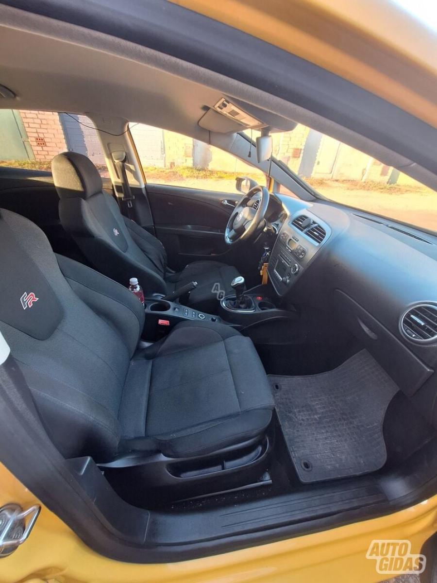 Yellow SEAT Leon 2006 in Vilnius, with an engine capacity of 2.00 L and mileage of 390 thousand km for 2000 €, photo 19 on AUTOMOTO.COM.LV
