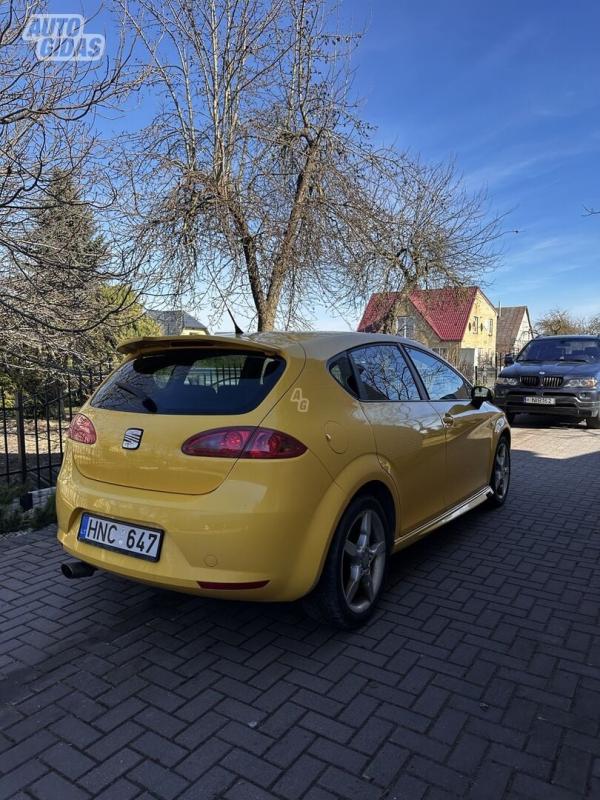 Yellow SEAT Leon 2007 in Vilnius, with an engine capacity of 1.90 L and mileage of 291 thousand km for 1599 €, photo 6 on AUTOMOTO.COM.LV
