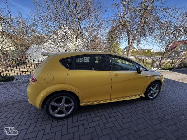 Yellow SEAT Leon 2007 in Vilnius, with an engine capacity of 1.90 L and mileage of 291 thousand km for 1599 €, photo 7 on AUTOMOTO.COM.LV
