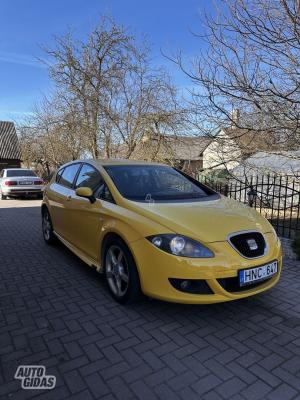 Yellow SEAT Leon 2007 in Vilnius, with an engine capacity of 1.90 L and mileage of 291 thousand km for 1799 €, photo 8 on AUTOMOTO.COM.LV