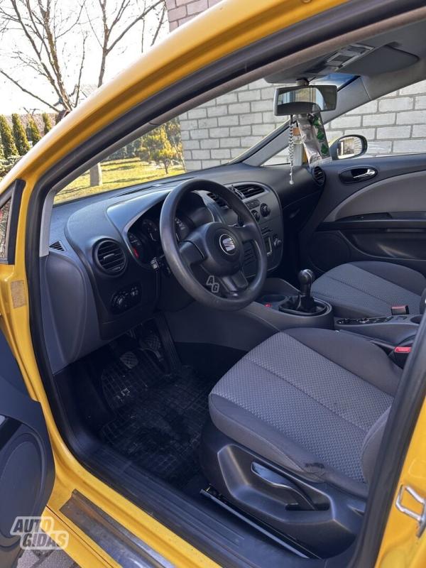 Yellow SEAT Leon 2007 in Vilnius, with an engine capacity of 1.90 L and mileage of 291 thousand km for 1599 €, photo 9 on AUTOMOTO.COM.LV