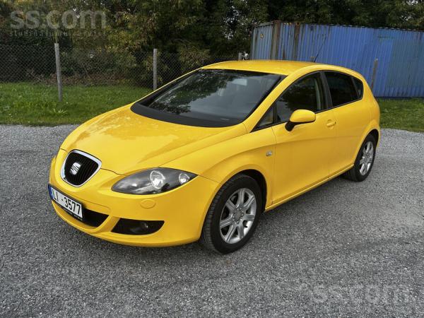 Yellow SEAT Leon 2007 in Riga, with an engine capacity of 1.60 L and mileage of 231 thousand km for 2300 €, photo 1 on AUTOMOTO.COM.LV