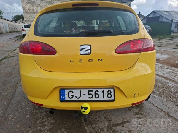 SEAT Leon 2007 in Kuldiga on AUTOMOTO.COM.LV Yellow SEAT Leon 2007 in Kuldiga, with an engine capacity of 1.60 L and mileage of 274 thousand km for 1600 €, photo 9 on AUTOMOTO.COM.LV