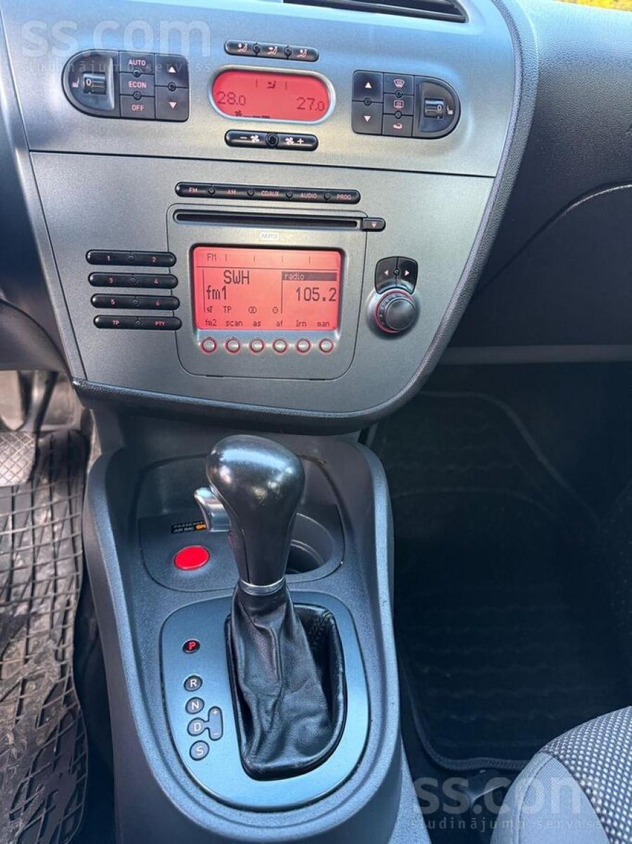 Dzeltens SEAT Leon 2008 Rīga, ar dzinēja tilpumu 2.00 L un nobraukumu 315 tūkst. km par 2100 €, foto 12 vietnē AUTOMOTO.COM.LV