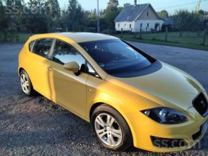 Yellow SEAT Leon 2010 in Rezekne, with an engine capacity of 1.60 L and mileage of 280 thousand km for 3550 €, photo 4 on AUTOMOTO.COM.LV