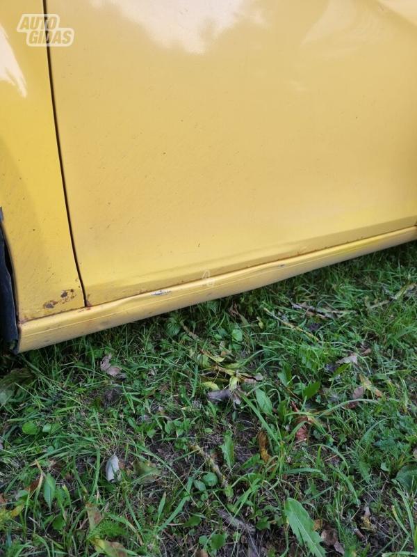 Yellow SEAT Leon 2010 in Panevezys, with an engine capacity of 1.60 L and mileage of 331 thousand km for 1700 €, photo 8 on AUTOMOTO.COM.LV
