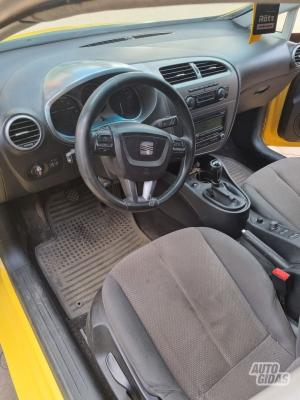 Yellow SEAT Leon 2010 in Panevezys, with an engine capacity of 1.60 L and mileage of 331 thousand km for 1700 €, photo 9 on AUTOMOTO.COM.LV