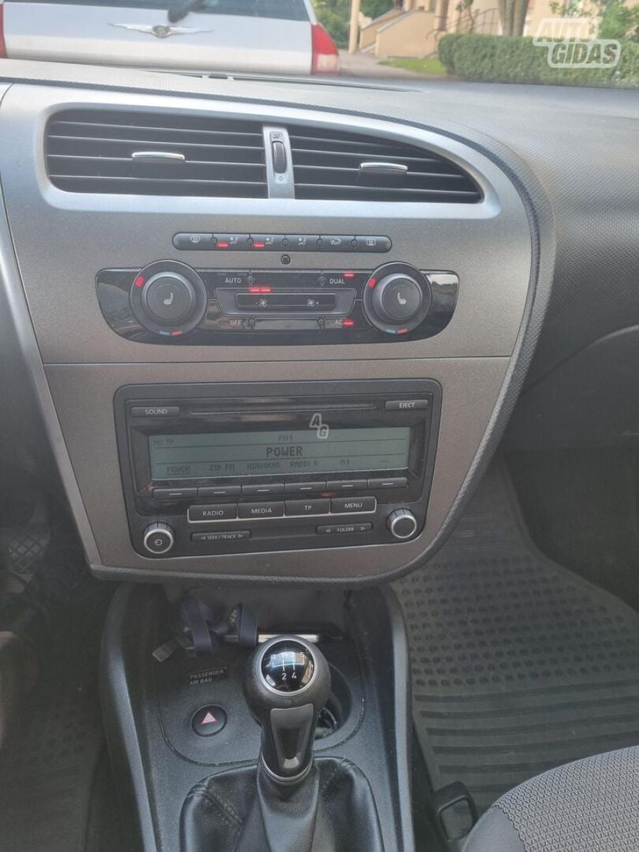 Yellow SEAT Leon 2010 in Panevezys, with an engine capacity of 1.60 L and mileage of 331 thousand km for 1700 €, photo 10 on AUTOMOTO.COM.LV