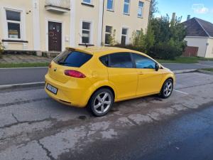 Yellow SEAT Leon 2011 in Vilnius, with an engine capacity of 1.60 L and mileage of 335 thousand km for 2000 €, photo 6 on AUTOMOTO.COM.LV