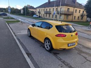 Yellow SEAT Leon 2011 in Vilnius, with an engine capacity of 1.60 L and mileage of 335 thousand km for 2000 €, photo 8 on AUTOMOTO.COM.LV