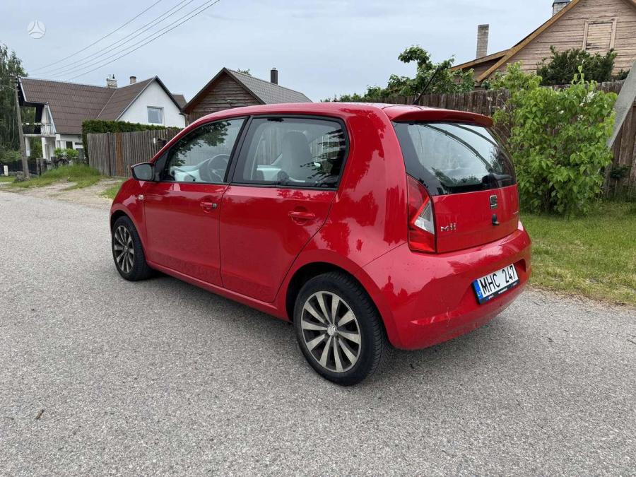 Red SEAT Mii 2014 in Utena, with an engine capacity of 1.00 L and mileage of 170 thousand km for 2500 €, photo 5 on AUTOMOTO.COM.LV