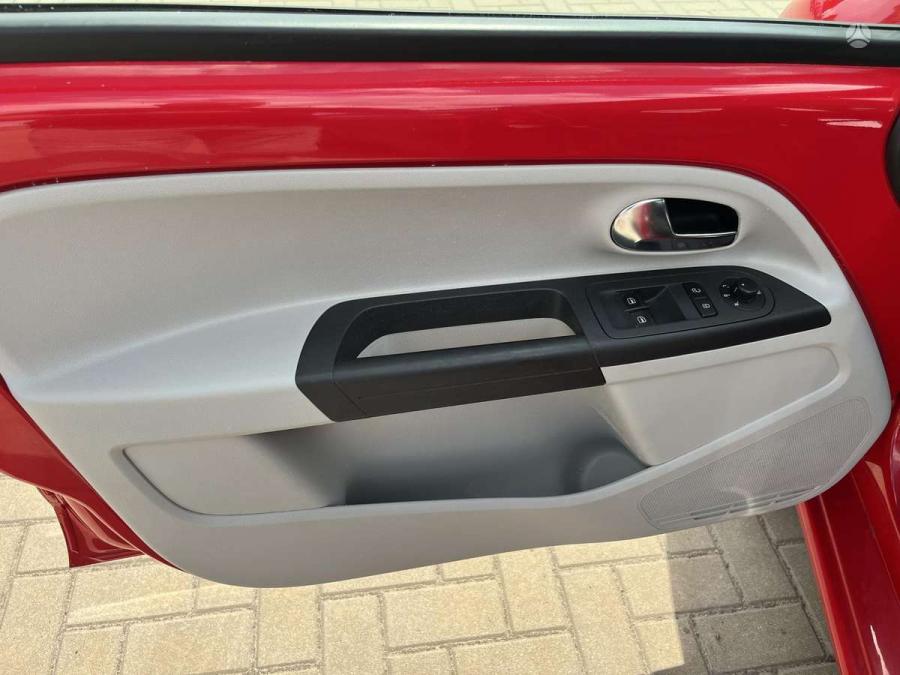 Sarkans SEAT Mii 2016 Tauragė, ar dzinēja tilpumu 1.00 L un nobraukumu 188 tūkst. km par 4300 €, foto 14 vietnē AUTOMOTO.COM.LV