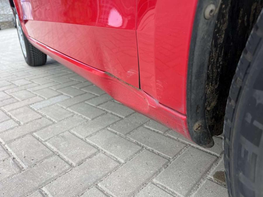 Sarkans SEAT Mii 2016 Tauragė, ar dzinēja tilpumu 1.00 L un nobraukumu 188 tūkst. km par 4300 €, foto 24 vietnē AUTOMOTO.COM.LV