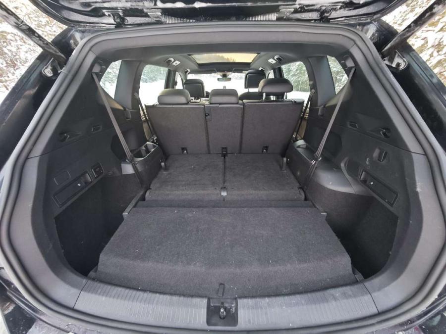 Black SEAT Tarraco 2020 in Vilnius, with an engine capacity of 1.97 L and mileage of 147 thousand km for 21900 €, photo 15 on AUTOMOTO.COM.LV