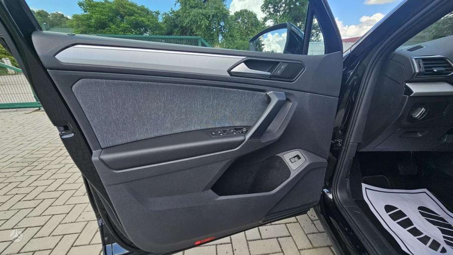 Black SEAT Tarraco 2021 in Prienai, with an engine capacity of 1.50 L and mileage of 227 thousand km for 17999 €, photo 28 on AUTOMOTO.COM.LV