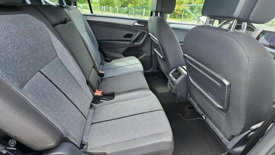 Black SEAT Tarraco 2021 in Prienai, with an engine capacity of 1.50 L and mileage of 227 thousand km for 17999 €, photo 32 on AUTOMOTO.COM.LV