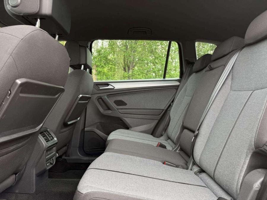 Black SEAT Tarraco 2021 in Vilnius, with an engine capacity of 1.50 L and mileage of 200 thousand km for 16990 €, photo 19 on AUTOMOTO.COM.LV