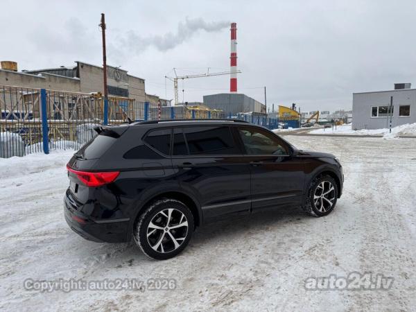 Black SEAT Tarraco 2023 in Tallinn, with an engine capacity of 2.00 L and mileage of 43 thousand km for 36800 €, photo 3 on AUTOMOTO.COM.LV