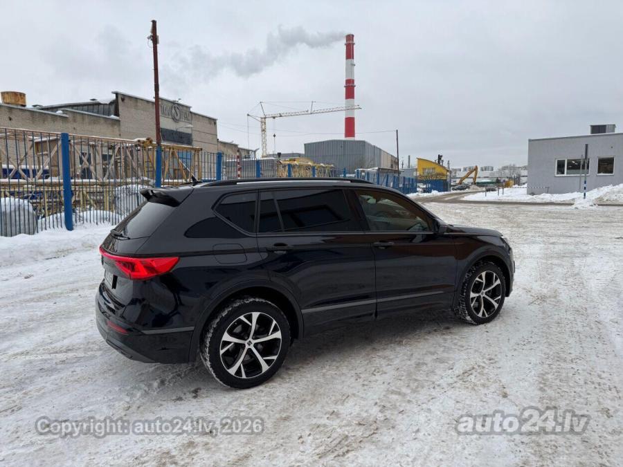 Black SEAT Tarraco 2023 in Tallinn, with an engine capacity of 2.00 L and mileage of 43 thousand km for 36800 €, photo 3 on AUTOMOTO.COM.LV